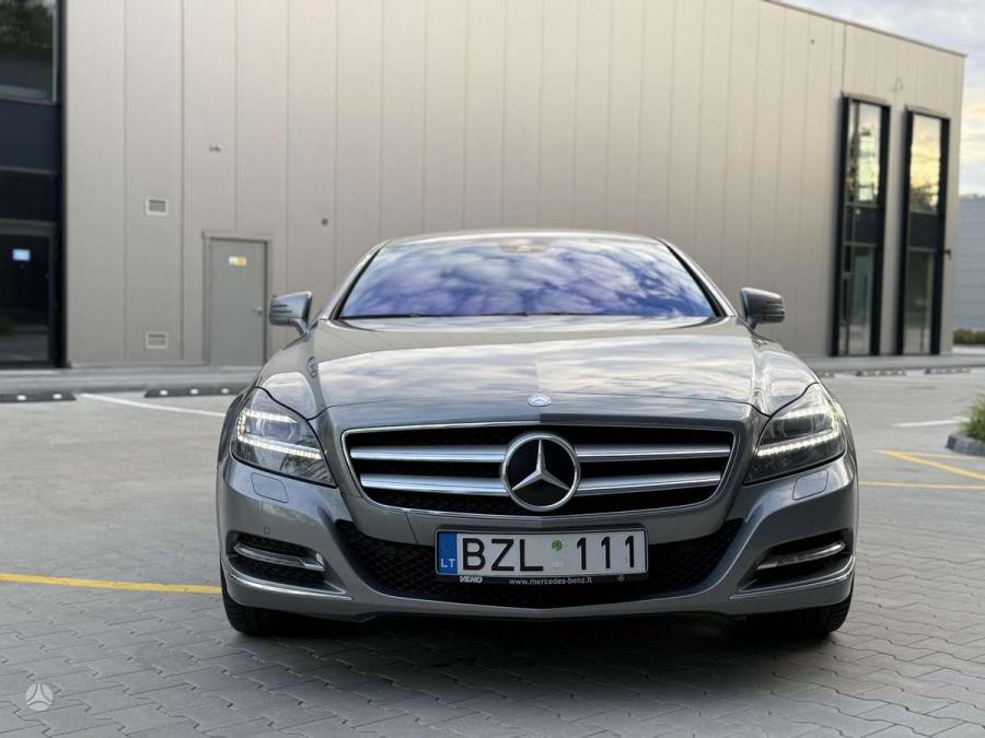 Grey Mercedes-Benz CLS 350 2011 in Vilnius, with an engine capacity of 2.99 L and mileage of 314 thousand km for 12300 €, photo 3 on AUTOMOTO.COM.LV