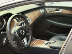 Grey Mercedes-Benz CLS 350 2011 in Vilnius, with an engine capacity of 2.99 L and mileage of 314 thousand km for 12300 €, photo 15 on AUTOMOTO.COM.LV