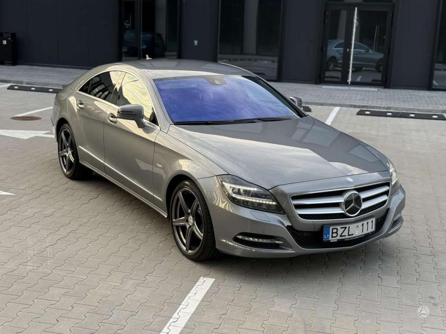 Grey Mercedes-Benz CLS 350 2011 in Vilnius, with an engine capacity of 2.99 L and mileage of 314 thousand km for 12300 €, photo 16 on AUTOMOTO.COM.LV