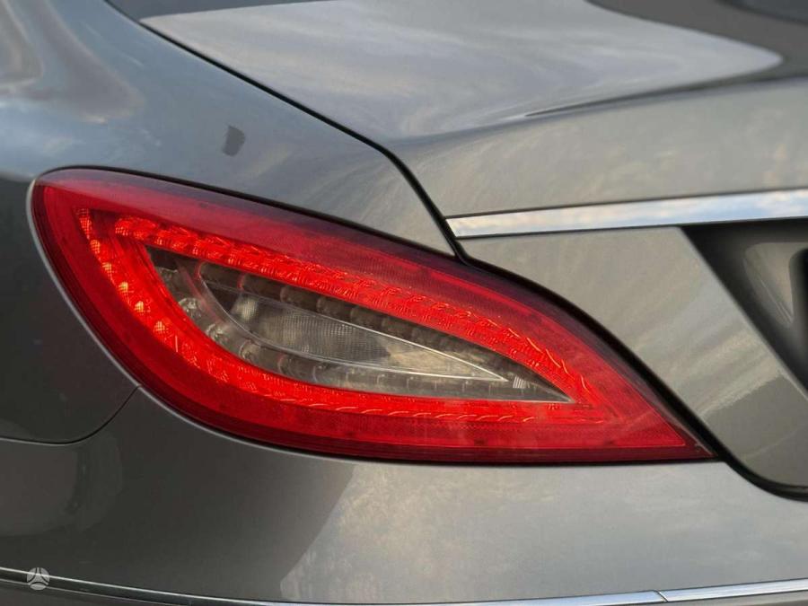 Grey Mercedes-Benz CLS 350 2011 in Vilnius, with an engine capacity of 2.99 L and mileage of 314 thousand km for 12300 €, photo 21 on AUTOMOTO.COM.LV