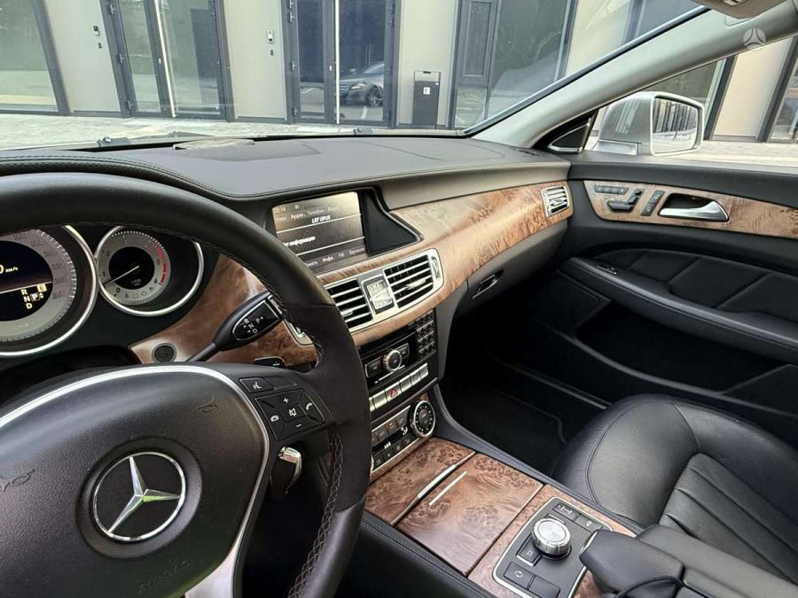 Grey Mercedes-Benz CLS 350 2011 in Vilnius, with an engine capacity of 2.99 L and mileage of 314 thousand km for 12300 €, photo 24 on AUTOMOTO.COM.LV