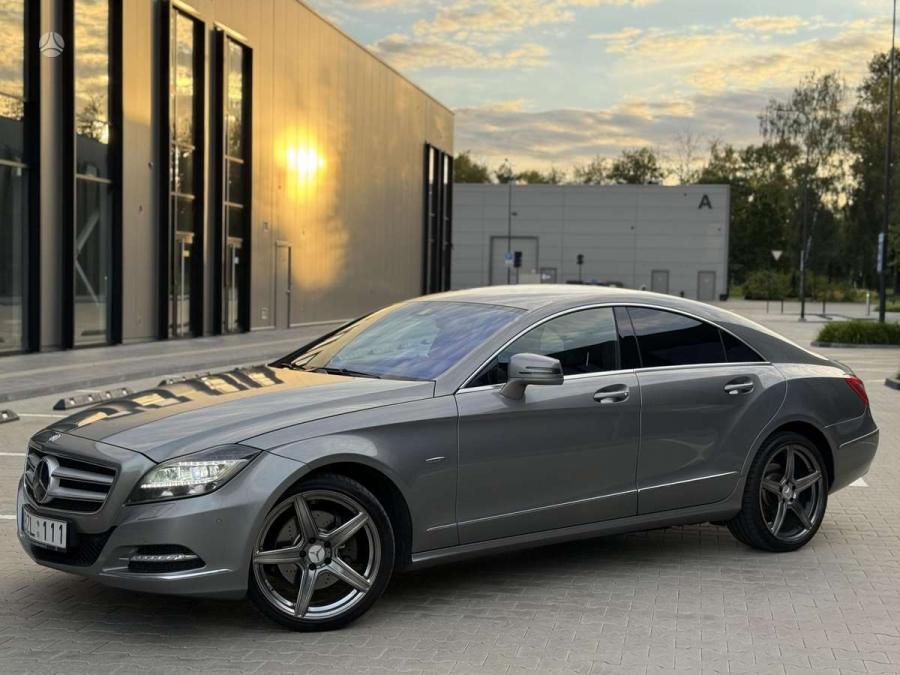 Grey Mercedes-Benz CLS 350 2011 in Vilnius, with an engine capacity of 2.99 L and mileage of 314 thousand km for 12300 €, photo 26 on AUTOMOTO.COM.LV