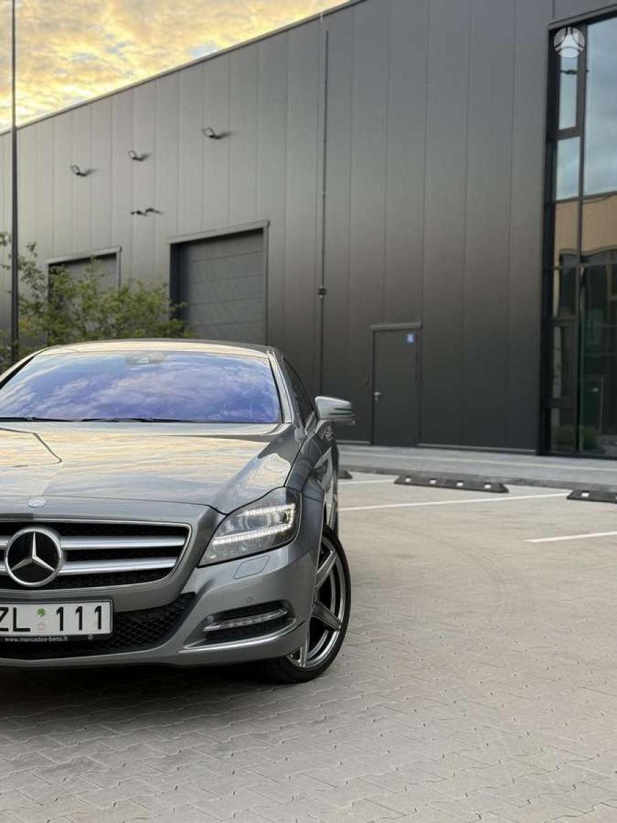 Grey Mercedes-Benz CLS 350 2011 in Vilnius, with an engine capacity of 2.99 L and mileage of 314 thousand km for 12300 €, photo 27 on AUTOMOTO.COM.LV