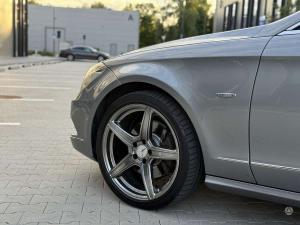 Grey Mercedes-Benz CLS 350 2011 in Vilnius, with an engine capacity of 2.99 L and mileage of 314 thousand km for 12300 €, photo 32 on AUTOMOTO.COM.LV