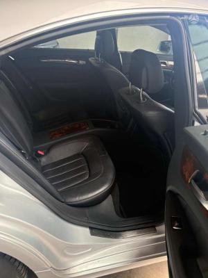 Grey Mercedes-Benz CLS 350 2011 in Panevezys, with an engine capacity of 2.99 L and mileage of 164 thousand km for 11500 €, photo 8 on AUTOMOTO.COM.LV