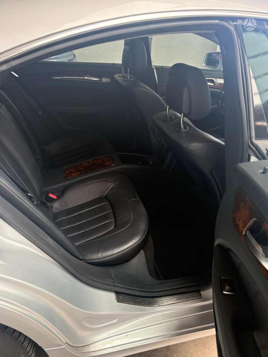 Grey Mercedes-Benz CLS 350 2011 in Panevezys, with an engine capacity of 2.99 L and mileage of 164 thousand km for 11500 €, photo 8 on AUTOMOTO.COM.LV