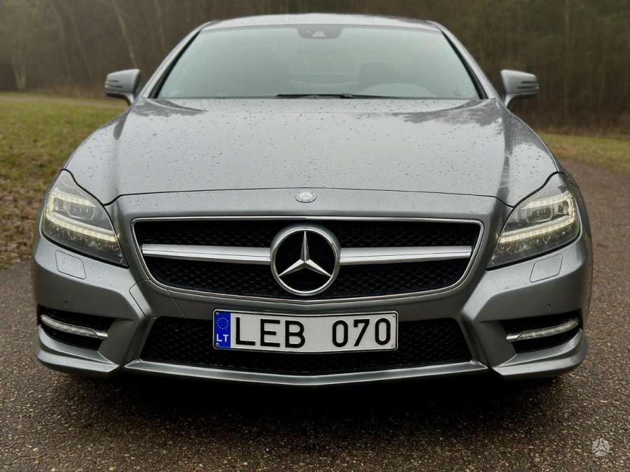 Pelēks Mercedes-Benz CLS 350 2012 Viļņa, ar dzinēja tilpumu 2.99 L un nobraukumu 335 tūkst. km par 13500 €, foto 4 vietnē AUTOMOTO.COM.LV