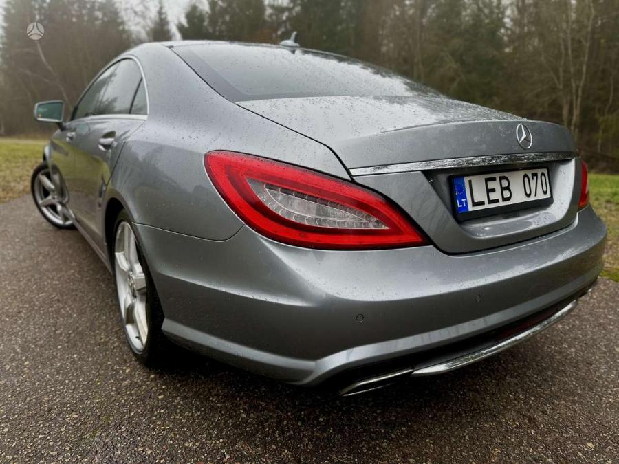Pelēks Mercedes-Benz CLS 350 2012 Viļņa, ar dzinēja tilpumu 2.99 L un nobraukumu 335 tūkst. km par 13500 €, foto 12 vietnē AUTOMOTO.COM.LV