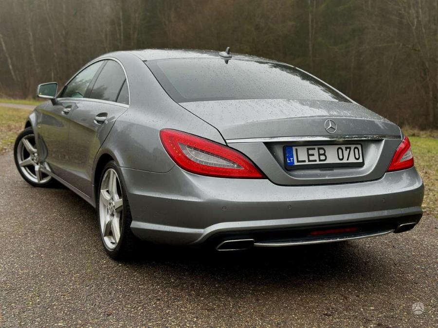 Pelēks Mercedes-Benz CLS 350 2012 Viļņa, ar dzinēja tilpumu 2.99 L un nobraukumu 335 tūkst. km par 13500 €, foto 16 vietnē AUTOMOTO.COM.LV