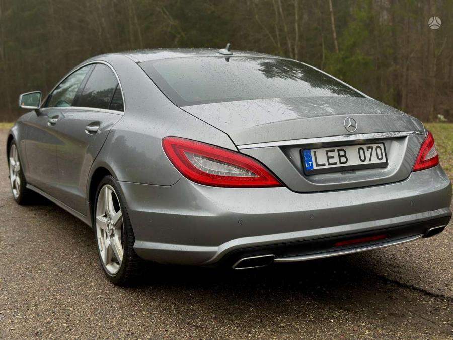 Pelēks Mercedes-Benz CLS 350 2012 Viļņa, ar dzinēja tilpumu 2.99 L un nobraukumu 335 tūkst. km par 13500 €, foto 18 vietnē AUTOMOTO.COM.LV