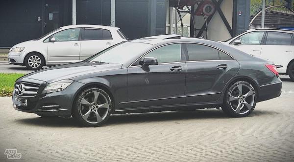 Pelēks Mercedes-Benz CLS 350 2012 Viļņa, ar dzinēja tilpumu 3.00 L un nobraukumu 263 tūkst. km par 14100 €, foto 5 vietnē AUTOMOTO.COM.LV
