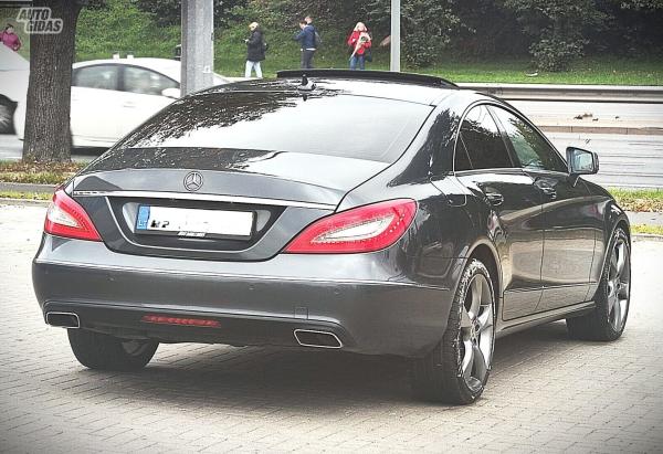 Pelēks Mercedes-Benz CLS 350 2012 Viļņa, ar dzinēja tilpumu 3.00 L un nobraukumu 263 tūkst. km par 14100 €, foto 10 vietnē AUTOMOTO.COM.LV