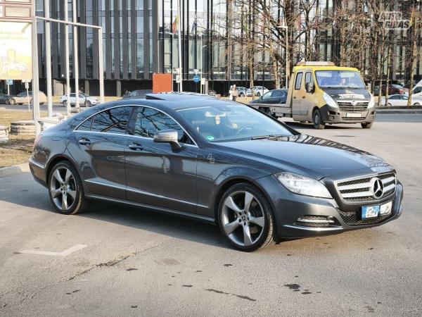 Pelēks Mercedes-Benz CLS 350 2012 Viļņa, ar dzinēja tilpumu 3.00 L un nobraukumu 263 tūkst. km par 14100 €, foto 3 vietnē AUTOMOTO.COM.LV