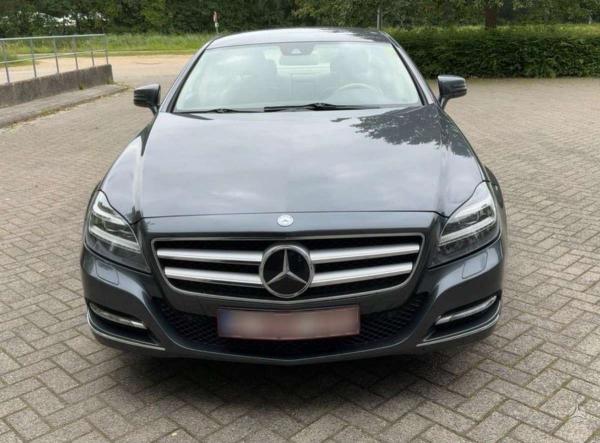 Pelēks Mercedes-Benz CLS 350 2012 Kauņa, ar dzinēja tilpumu 2.99 L un nobraukumu 216 tūkst. km par 13900 €, foto 2 vietnē AUTOMOTO.COM.LV