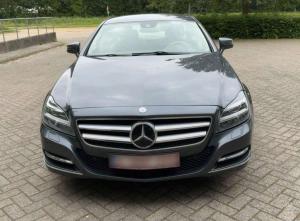 Grey Mercedes-Benz CLS 350 2012 in Kaunas, with an engine capacity of 2.99 L and mileage of 216 thousand km for 13900 €, photo 3 on AUTOMOTO.COM.LV