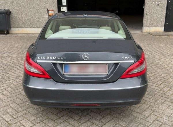 Pelēks Mercedes-Benz CLS 350 2012 Kauņa, ar dzinēja tilpumu 2.99 L un nobraukumu 216 tūkst. km par 13900 €, foto 5 vietnē AUTOMOTO.COM.LV