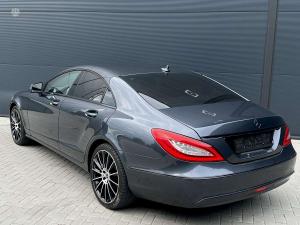 Grey Mercedes-Benz CLS 350 2012 in Kaunas, with an engine capacity of 2.99 L and mileage of 217 thousand km for 13900 €, photo 8 on AUTOMOTO.COM.LV