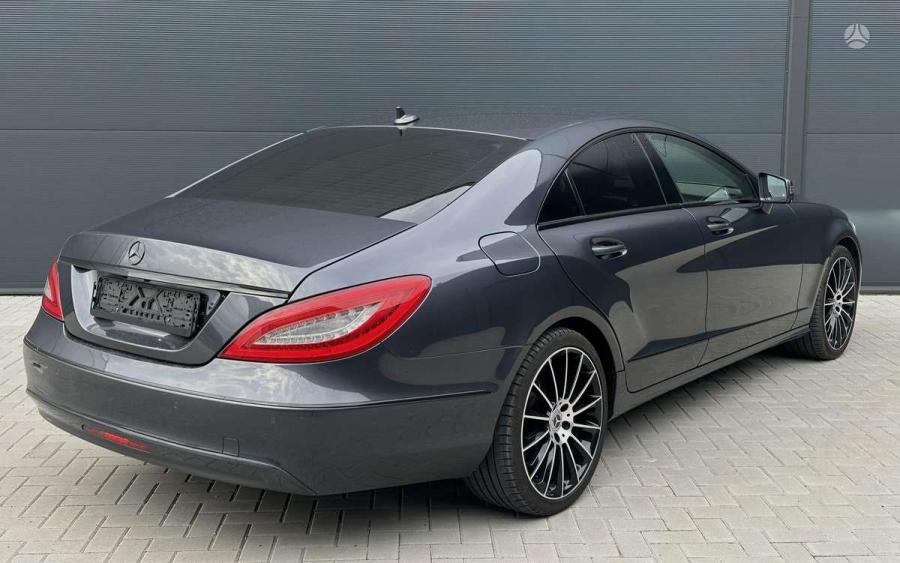 Grey Mercedes-Benz CLS 350 2012 in Kaunas, with an engine capacity of 2.99 L and mileage of 217 thousand km for 13900 €, photo 9 on AUTOMOTO.COM.LV