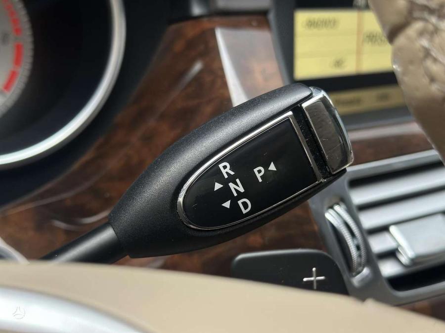 Grey Mercedes-Benz CLS 350 2012 in Kaunas, with an engine capacity of 2.99 L and mileage of 217 thousand km for 13900 €, photo 20 on AUTOMOTO.COM.LV