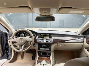 Grey Mercedes-Benz CLS 350 2012 in Kaunas, with an engine capacity of 2.99 L and mileage of 217 thousand km for 13900 €, photo 32 on AUTOMOTO.COM.LV