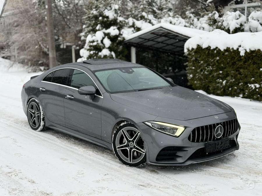 Grey Mercedes-Benz CLS 350 2018 in Vilnius, with an engine capacity of 2.93 L and mileage of 257 thousand km for 27900 €, photo 9 on AUTOMOTO.COM.LV