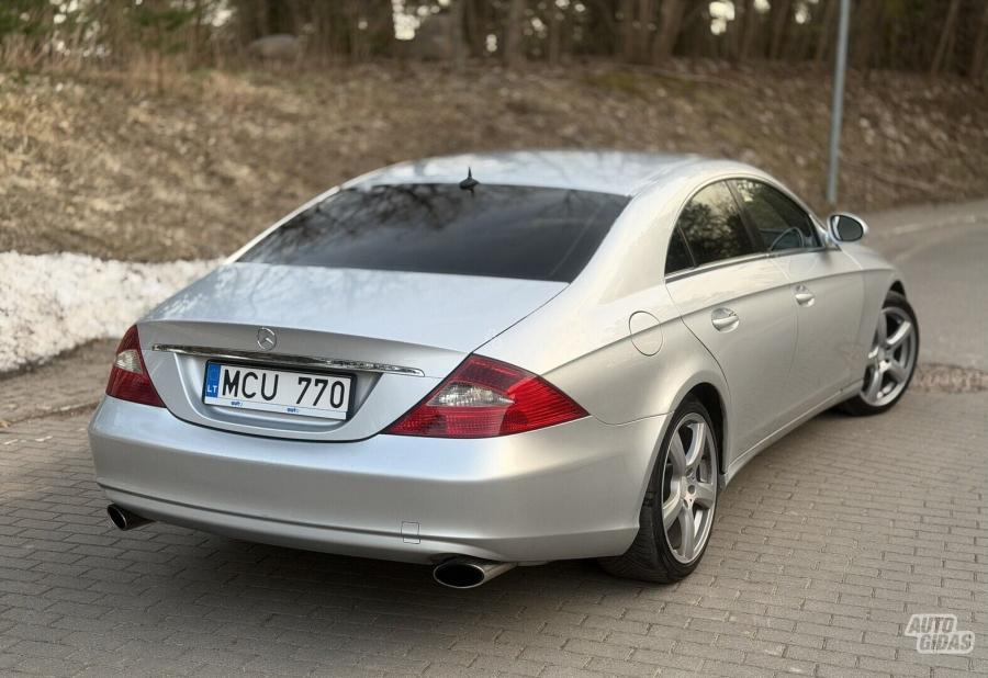 Grey Mercedes-Benz CLS 350 2005 in Vilnius, with an engine capacity of 3.50 L and mileage of 329 thousand km for 2950 €, photo 4 on AUTOMOTO.COM.LV