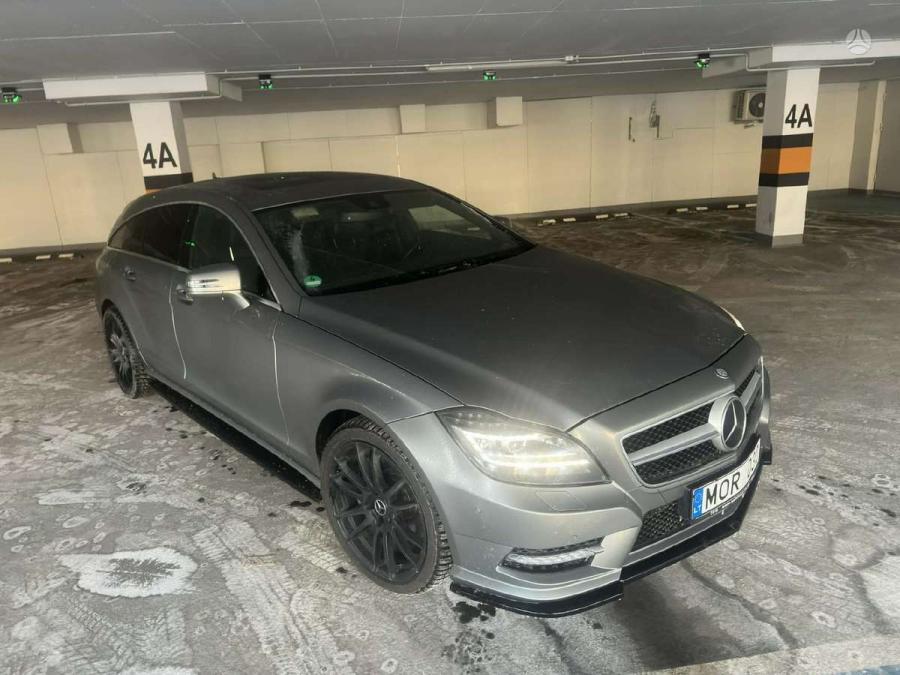 Grey Mercedes-Benz CLS 350 2014 in Vilnius, with an engine capacity of 3.00 L and mileage of 211 thousand km for 17499 €, photo 2 on AUTOMOTO.COM.LV