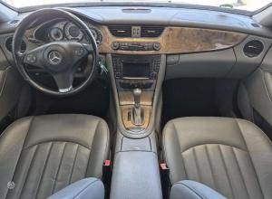 Grey Mercedes-Benz CLS 350 2009 in Klaipeda, with an engine capacity of 3.00 L and mileage of 295 thousand km for 3700 €, photo 6 on AUTOMOTO.COM.LV