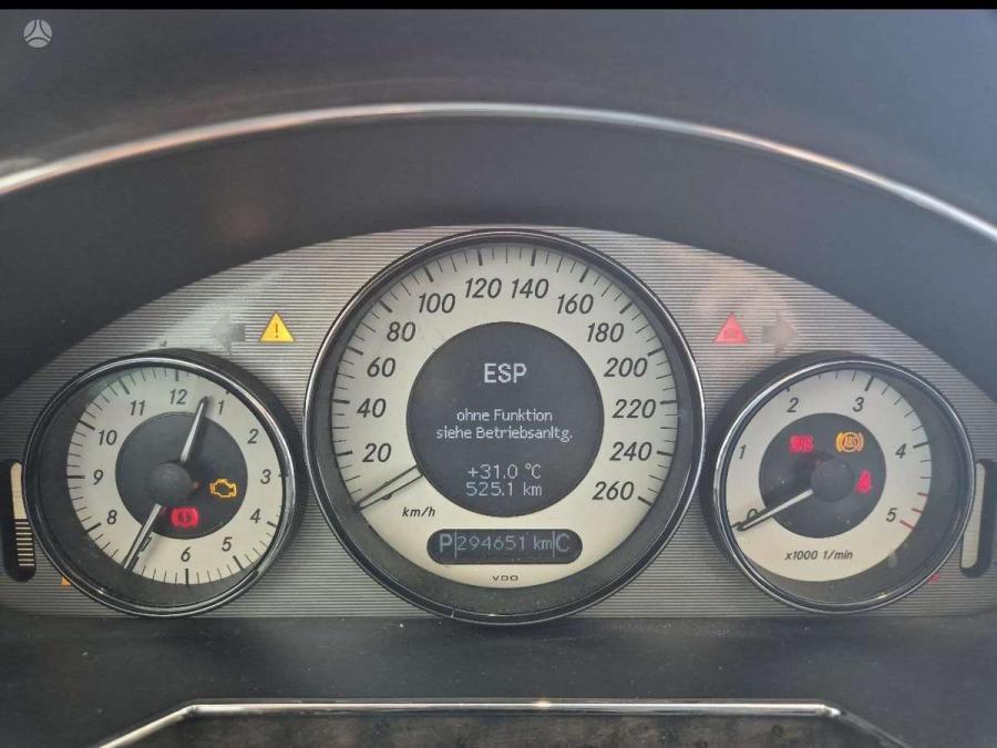 Grey Mercedes-Benz CLS 350 2009 in Klaipeda, with an engine capacity of 3.00 L and mileage of 295 thousand km for 3700 €, photo 8 on AUTOMOTO.COM.LV