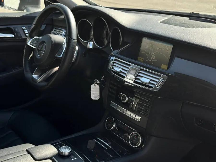 Pelēks Mercedes-Benz CLS 350 2011 Rīga, ar dzinēja tilpumu 3.00 L un nobraukumu 290 tūkst. km par 14990 €, foto 6 vietnē AUTOMOTO.COM.LV