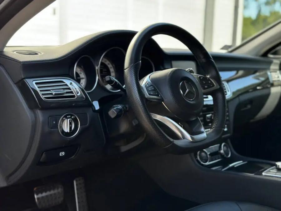 Pelēks Mercedes-Benz CLS 350 2011 Rīga, ar dzinēja tilpumu 3.00 L un nobraukumu 290 tūkst. km par 14990 €, foto 7 vietnē AUTOMOTO.COM.LV