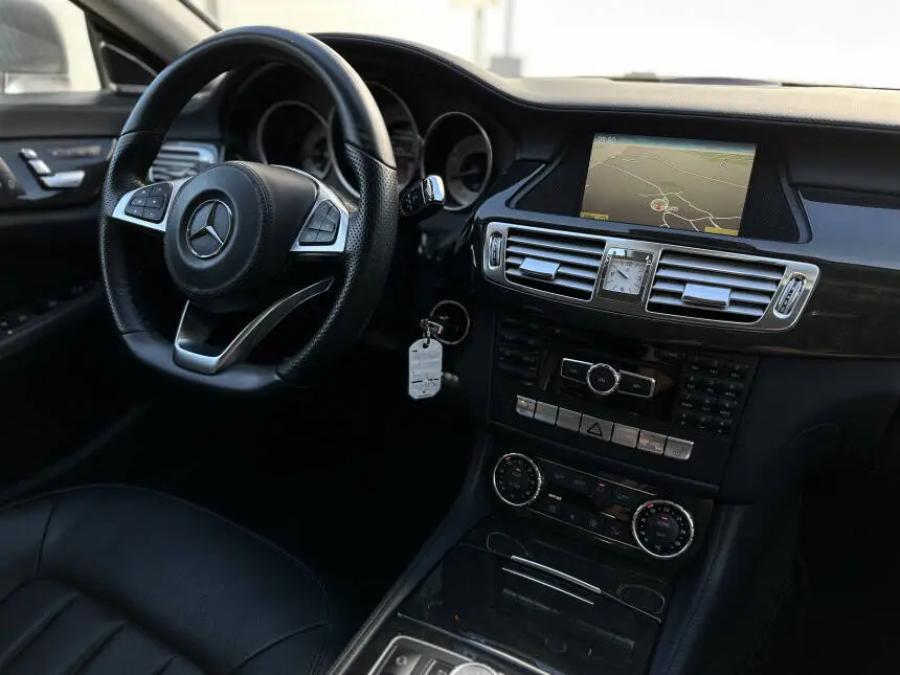 Pelēks Mercedes-Benz CLS 350 2011 Rīga, ar dzinēja tilpumu 3.00 L un nobraukumu 290 tūkst. km par 14990 €, foto 14 vietnē AUTOMOTO.COM.LV