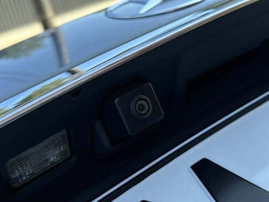 Pelēks Mercedes-Benz CLS 350 2011 Rīga, ar dzinēja tilpumu 3.00 L un nobraukumu 290 tūkst. km par 14990 €, foto 21 vietnē AUTOMOTO.COM.LV