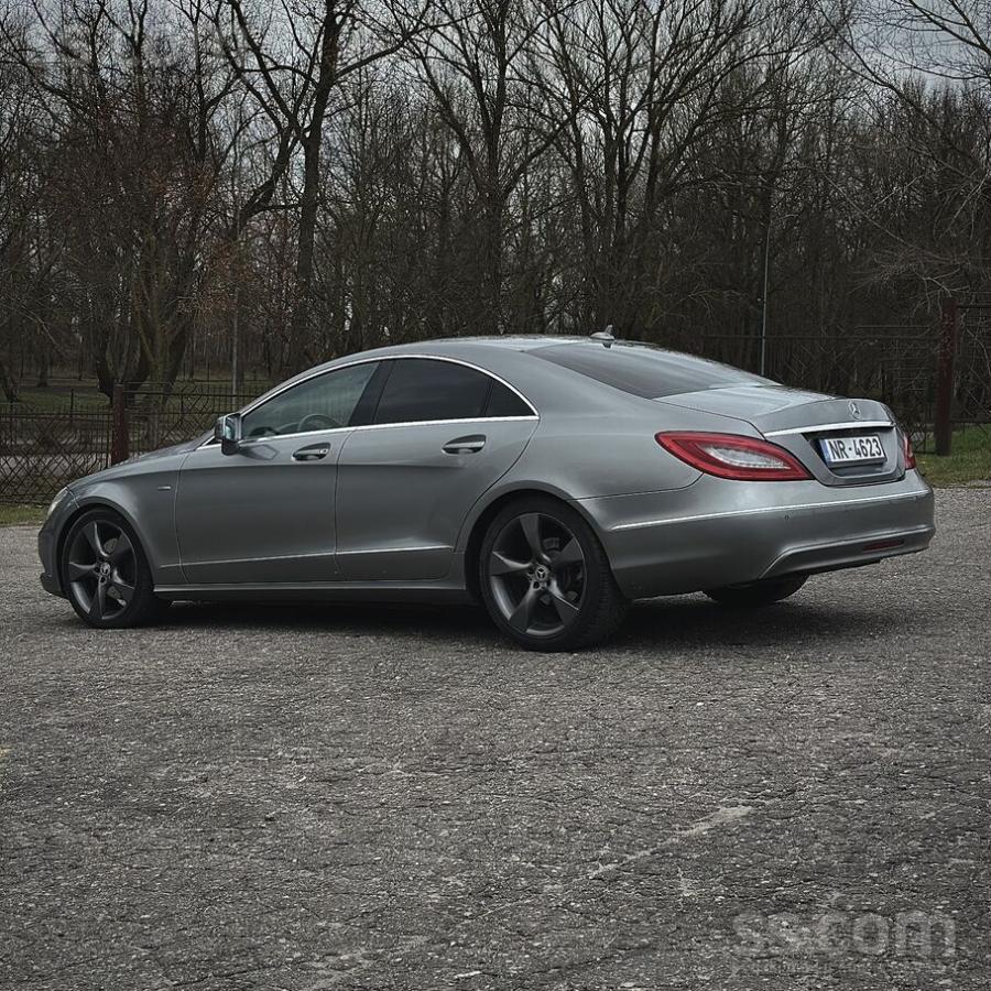 Pelēks Mercedes-Benz CLS 350 2012 Liepāja, ar dzinēja tilpumu 3.00 L un nobraukumu 253 tūkst. km par 12300 €, foto 4 vietnē AUTOMOTO.COM.LV