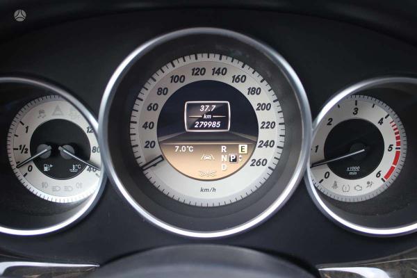 Серый Мерседес ЦЛС 350 2012 в Вильнюс, объемом двигателя 3.00 л и пробегом 280 тыс. км за 13490 €, фото 11 на AUTOMOTO.COM.LV