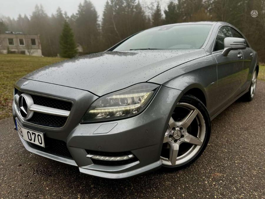 Pelēks Mercedes-Benz CLS 350 2012 Viļņa, ar dzinēja tilpumu 0.00 L un nobraukumu 335 tūkst. km par 13000 €, foto 2 vietnē AUTOMOTO.COM.LV