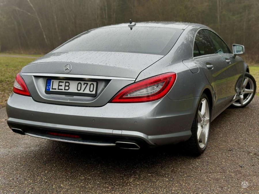 Pelēks Mercedes-Benz CLS 350 2012 Viļņa, ar dzinēja tilpumu 0.00 L un nobraukumu 335 tūkst. km par 13000 €, foto 16 vietnē AUTOMOTO.COM.LV