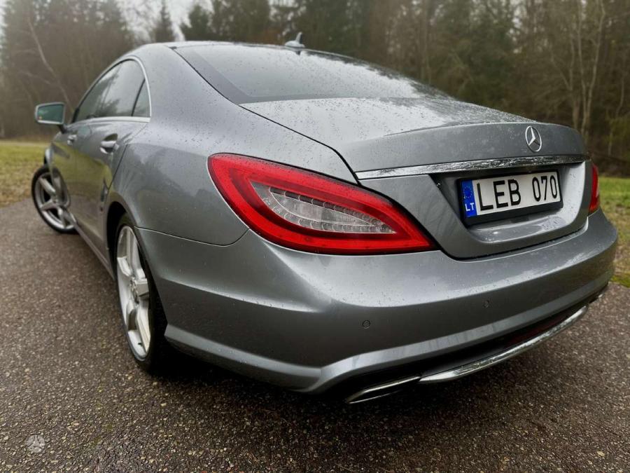 Pelēks Mercedes-Benz CLS 350 2012 Viļņa, ar dzinēja tilpumu 0.00 L un nobraukumu 335 tūkst. km par 13000 €, foto 18 vietnē AUTOMOTO.COM.LV