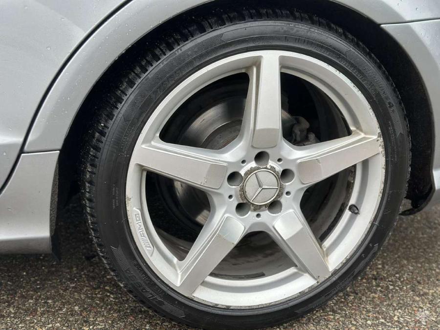 Pelēks Mercedes-Benz CLS 350 2012 Viļņa, ar dzinēja tilpumu 0.00 L un nobraukumu 335 tūkst. km par 13000 €, foto 21 vietnē AUTOMOTO.COM.LV
