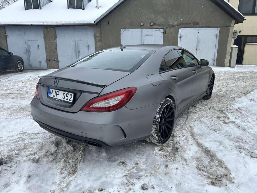 Grey Mercedes-Benz CLS 350 2012 in Jonava, with an engine capacity of 3.00 L and mileage of 302 thousand km for 15250 €, photo 5 on AUTOMOTO.COM.LV