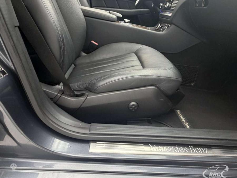 Grey Mercedes-Benz CLS 350 2012 in Vilnius, with an engine capacity of 2.99 L and mileage of 263 thousand km for 12900 €, photo 8 on AUTOMOTO.COM.LV