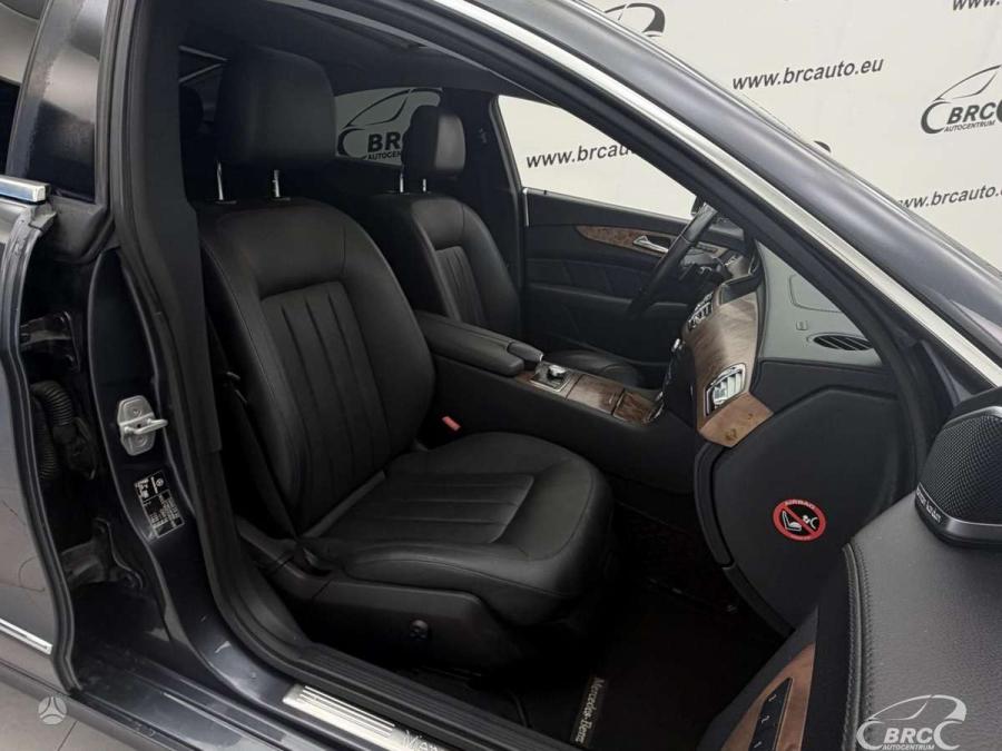 Grey Mercedes-Benz CLS 350 2012 in Vilnius, with an engine capacity of 2.99 L and mileage of 263 thousand km for 12900 €, photo 9 on AUTOMOTO.COM.LV