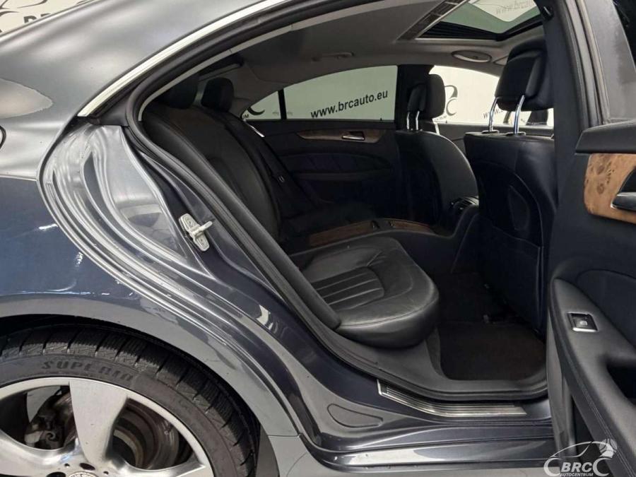 Grey Mercedes-Benz CLS 350 2012 in Vilnius, with an engine capacity of 2.99 L and mileage of 263 thousand km for 12900 €, photo 12 on AUTOMOTO.COM.LV