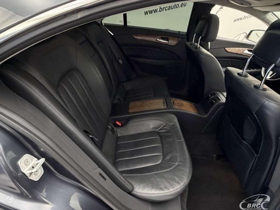 Grey Mercedes-Benz CLS 350 2012 in Vilnius, with an engine capacity of 2.99 L and mileage of 263 thousand km for 12900 €, photo 13 on AUTOMOTO.COM.LV