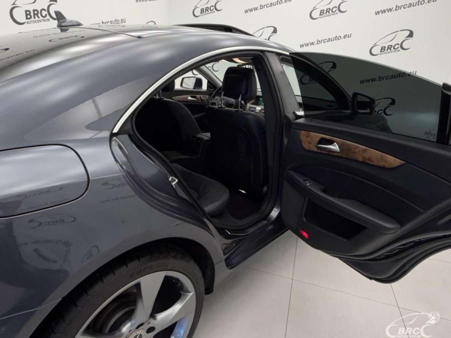 Grey Mercedes-Benz CLS 350 2012 in Vilnius, with an engine capacity of 2.99 L and mileage of 263 thousand km for 12900 €, photo 15 on AUTOMOTO.COM.LV