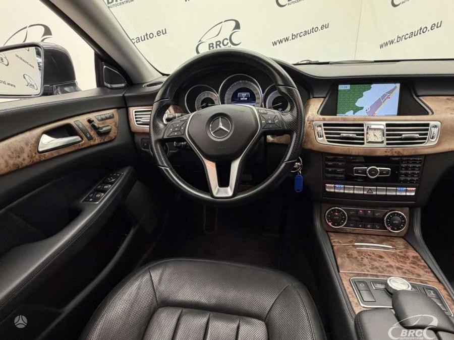 Grey Mercedes-Benz CLS 350 2012 in Vilnius, with an engine capacity of 2.99 L and mileage of 263 thousand km for 12900 €, photo 16 on AUTOMOTO.COM.LV
