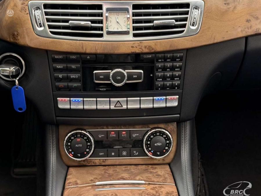 Grey Mercedes-Benz CLS 350 2012 in Vilnius, with an engine capacity of 2.99 L and mileage of 263 thousand km for 12900 €, photo 19 on AUTOMOTO.COM.LV