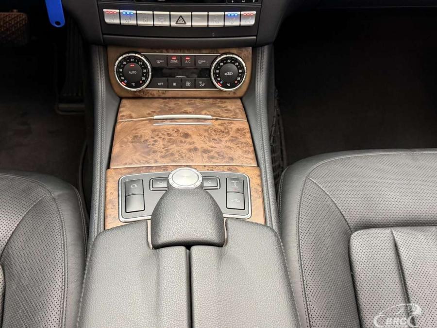 Grey Mercedes-Benz CLS 350 2012 in Vilnius, with an engine capacity of 2.99 L and mileage of 263 thousand km for 12900 €, photo 20 on AUTOMOTO.COM.LV