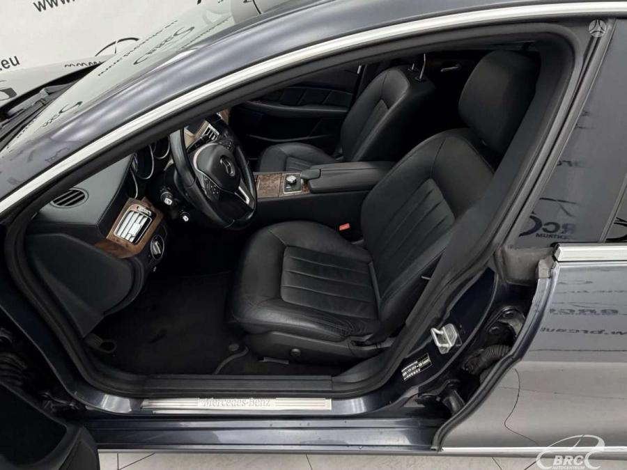 Grey Mercedes-Benz CLS 350 2012 in Vilnius, with an engine capacity of 2.99 L and mileage of 263 thousand km for 12900 €, photo 23 on AUTOMOTO.COM.LV