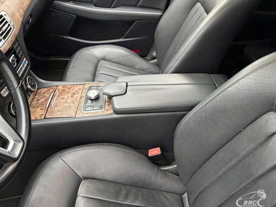 Grey Mercedes-Benz CLS 350 2012 in Vilnius, with an engine capacity of 2.99 L and mileage of 263 thousand km for 12900 €, photo 26 on AUTOMOTO.COM.LV